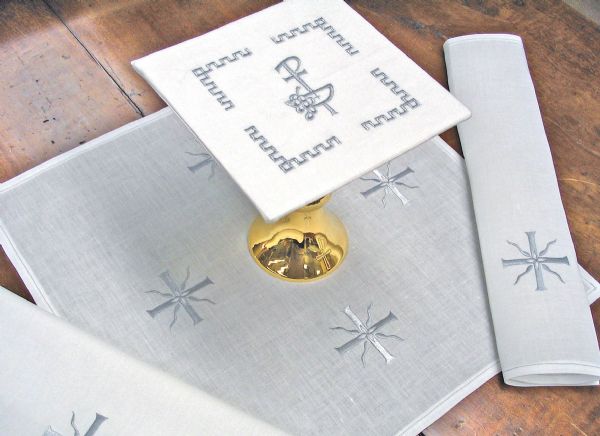 050GR Mass Linen Set – Church Supply Warehouse